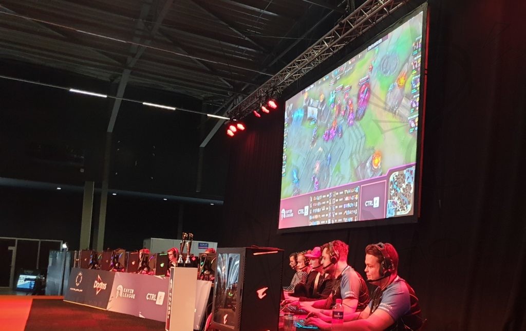 854 trust lan lol defusekids kaas – PoeHao